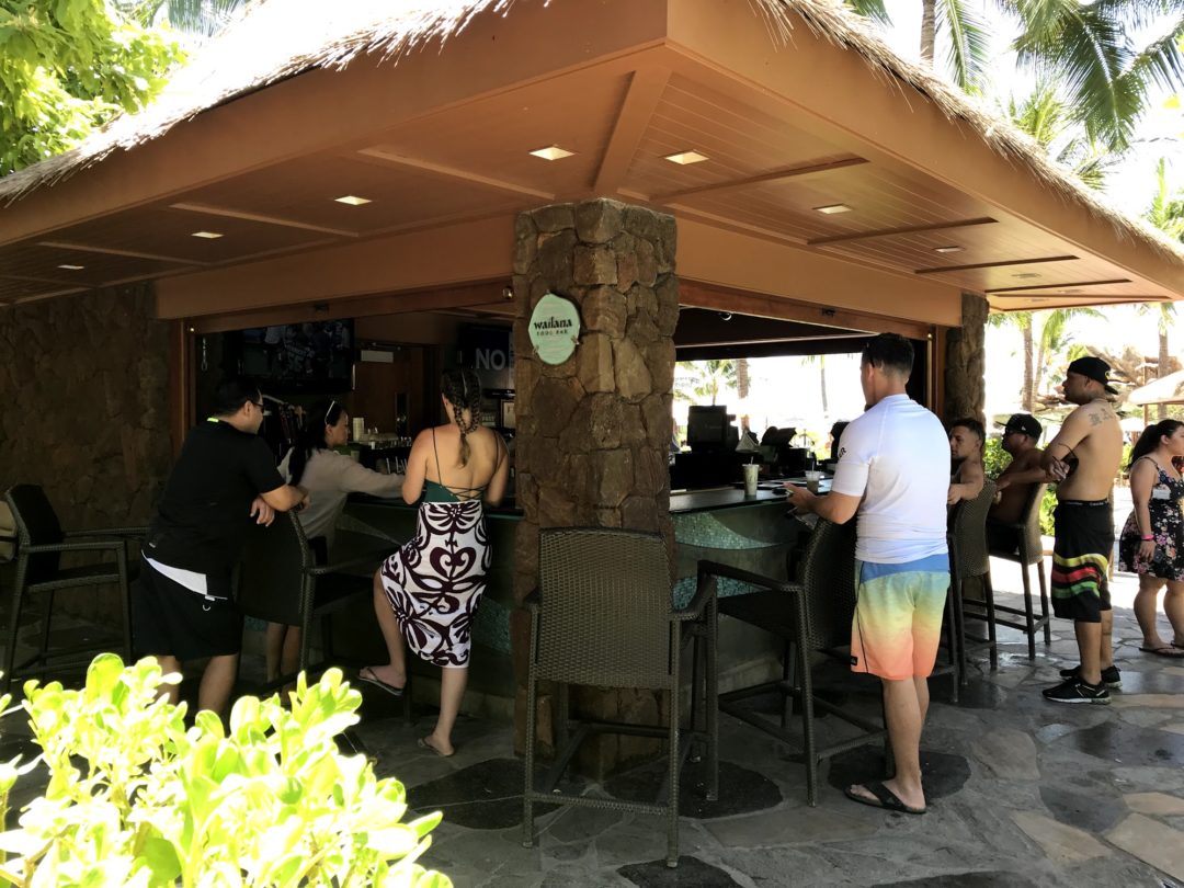 Wailana Pool Bar | Aloha Aulani